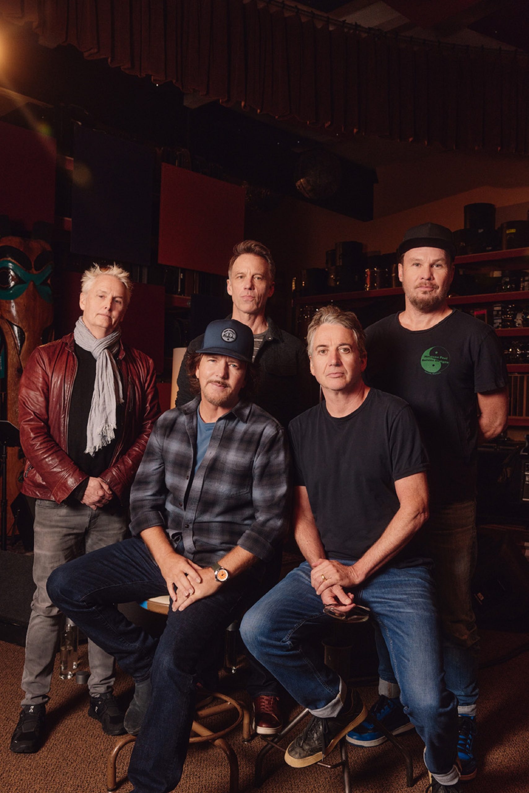 Pearl Jam Invites Apple Music Into Their Warehouse Giving Unprecedented ...